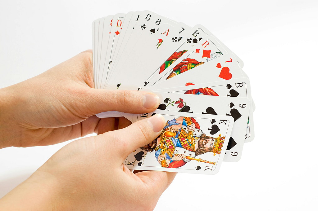 How to Play Bullshit (BS Card Game) – Official Rules & Strategy