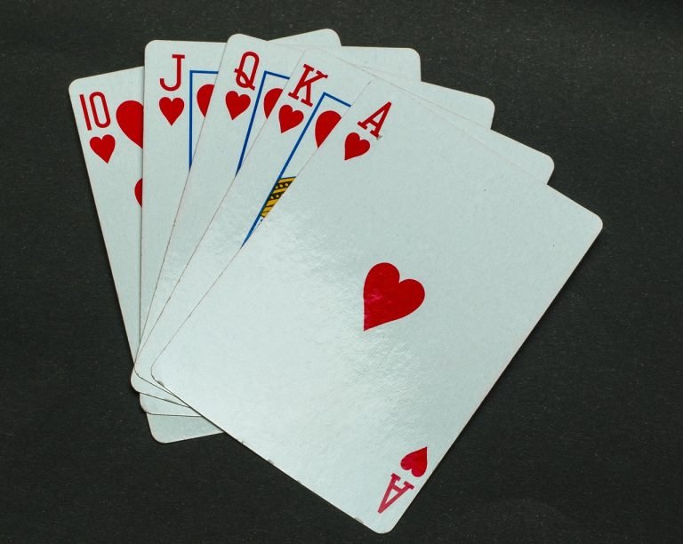 Hearts Card Game Rules – How to Play, Strategy, Scoring & Shooting the Moon